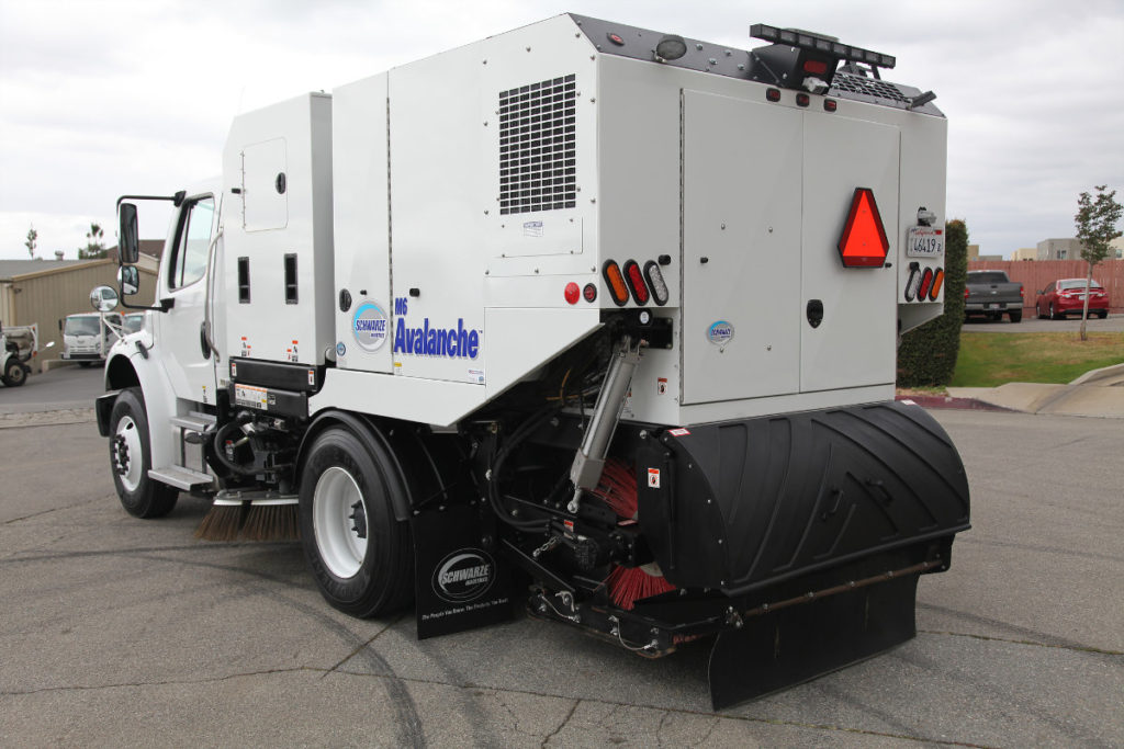 Schwarze M6 Avalanche Street Sweeper - Carolina Industrial Equipment (CIE)