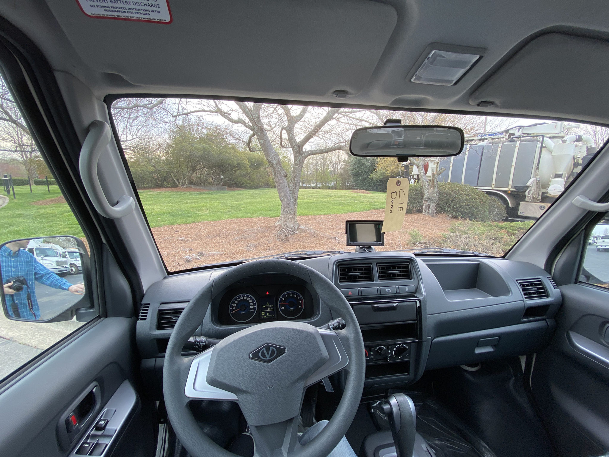 Vantage Primo V2XP-AT Window Van - Carolina Industrial Equipment (CIE)